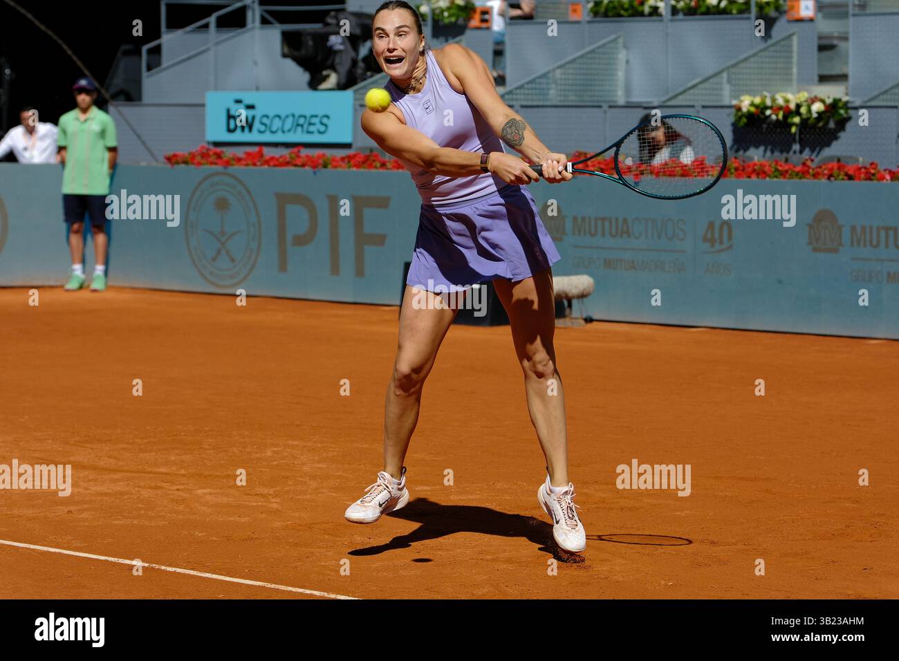 Madrid, Spain. 27th Apr, 2025. Tennis WTA, individual Women: Mutua ...
