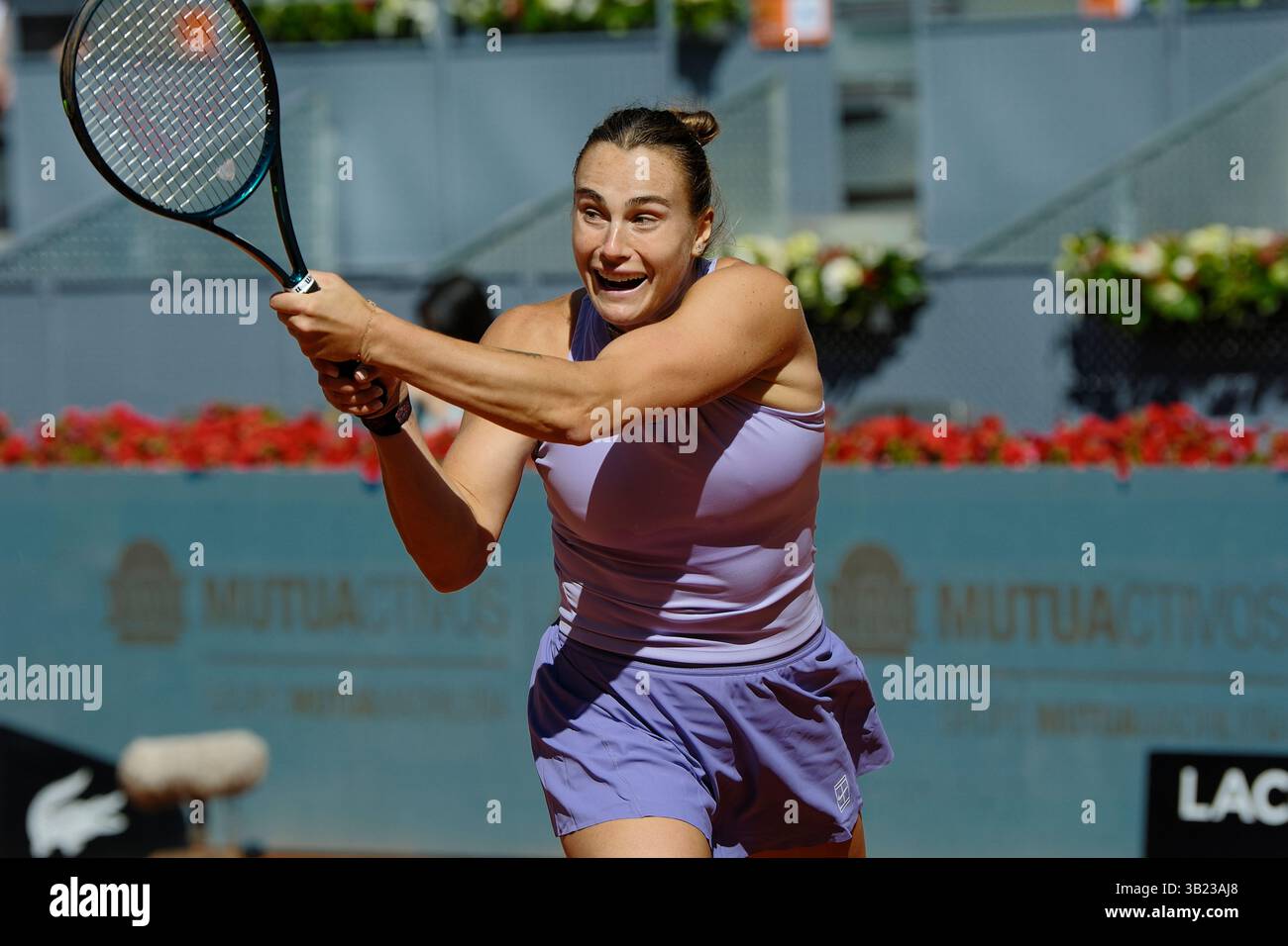Madrid, Spain. 27th Apr, 2025. Tennis WTA, individual Women: Mutua ...