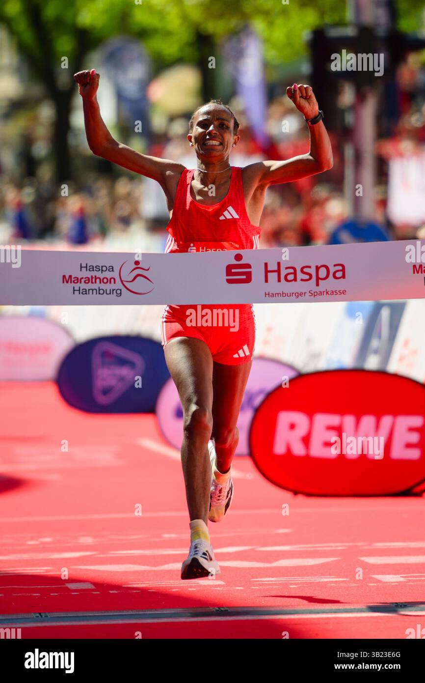 Hamburg, Germany. 27th Apr, 2025. Athletics: Haspa Marathon Hamburg ...