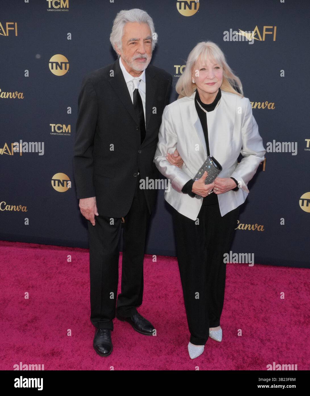 Los Angeles, USA. 26th Apr, 2025. (L-R) Joe Mantegna and Arlene Vrhel ...