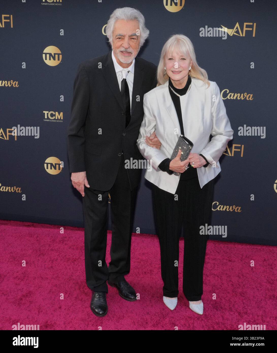 Los Angeles, USA. 26th Apr, 2025. (L-R) Joe Mantegna and Arlene Vrhel ...