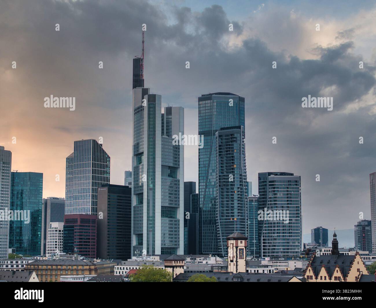 Verwunderlich Frankfurt Commerzbank Tower Ebenbild