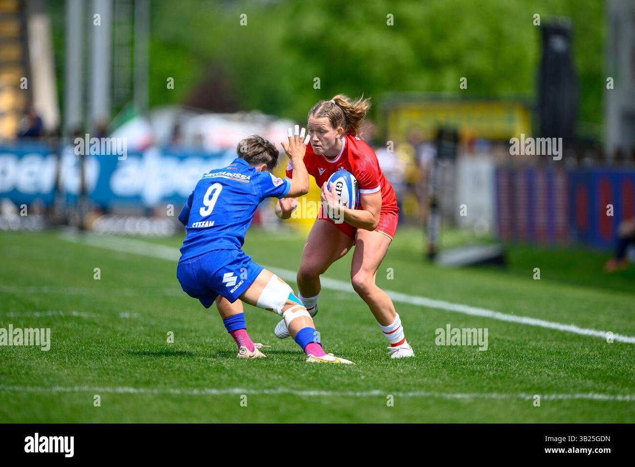 Carys Cox ( Wales ) Sofia Stefan ( Italy ) during 2025 Women's Six ...