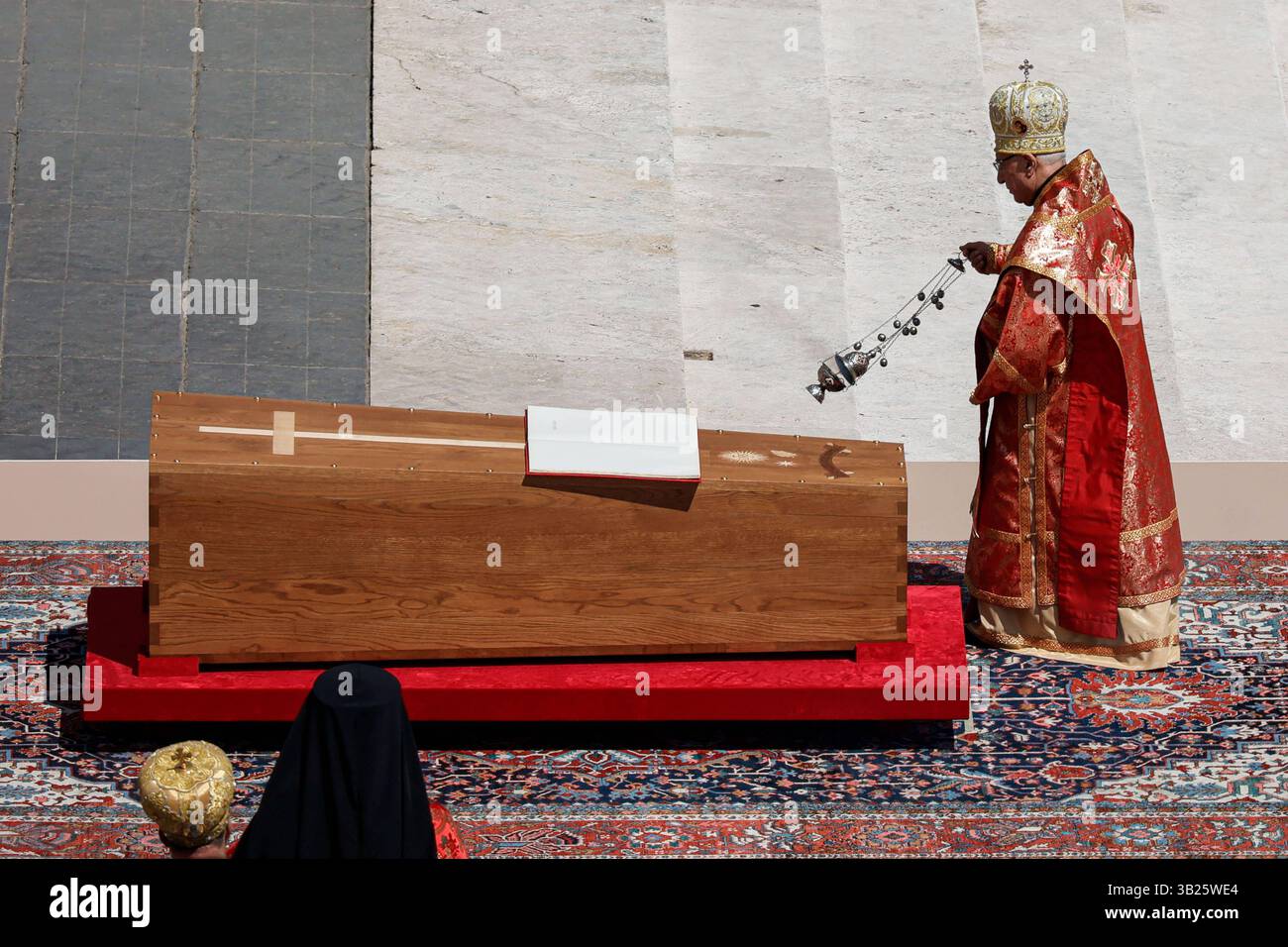 News - Funeral Mass of the Holy Father Francis A Patriarc while ...