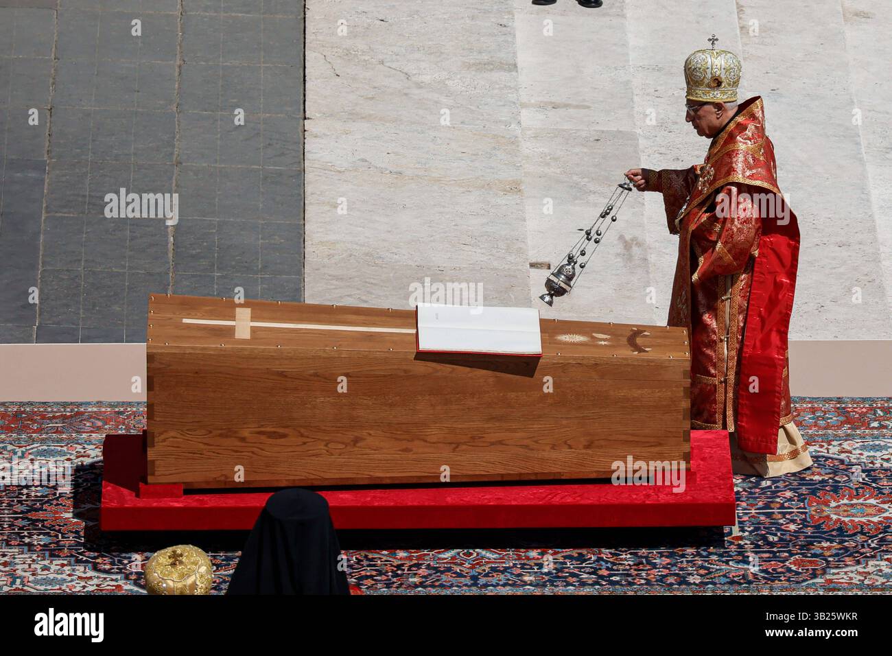News - Funeral Mass of the Holy Father Francis A Patriarc while ...