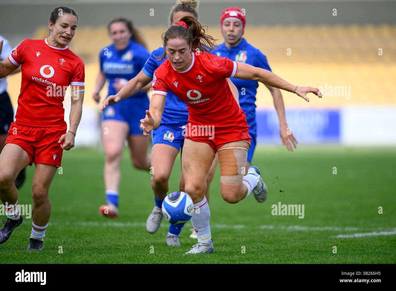 Parma, Italy. 27th Apr, 2025. Lisa Neumann ( Wales ) during 2025 Women ...