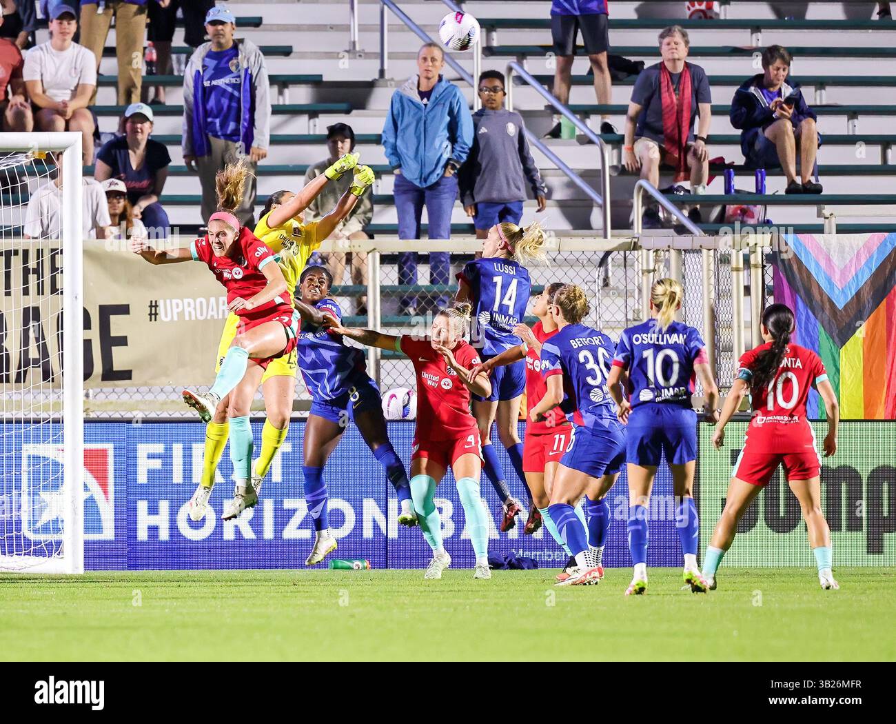 Cary, North Carolina, USA. 26th Apr, 2025. KC Current goalkeeper LORENA ...