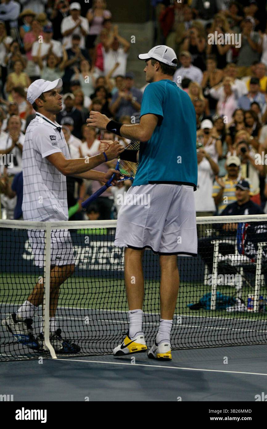 JOHN ISNER, ANDY RODDICK. Upset Andy Roddick on DAY 6 OF US OPEN Tennis ...