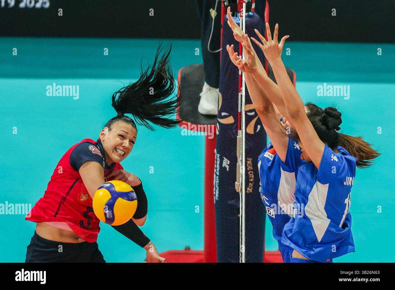 Pasig City, Philippines. 27th Apr, 2025. Evangelia Chantava (L) of ...