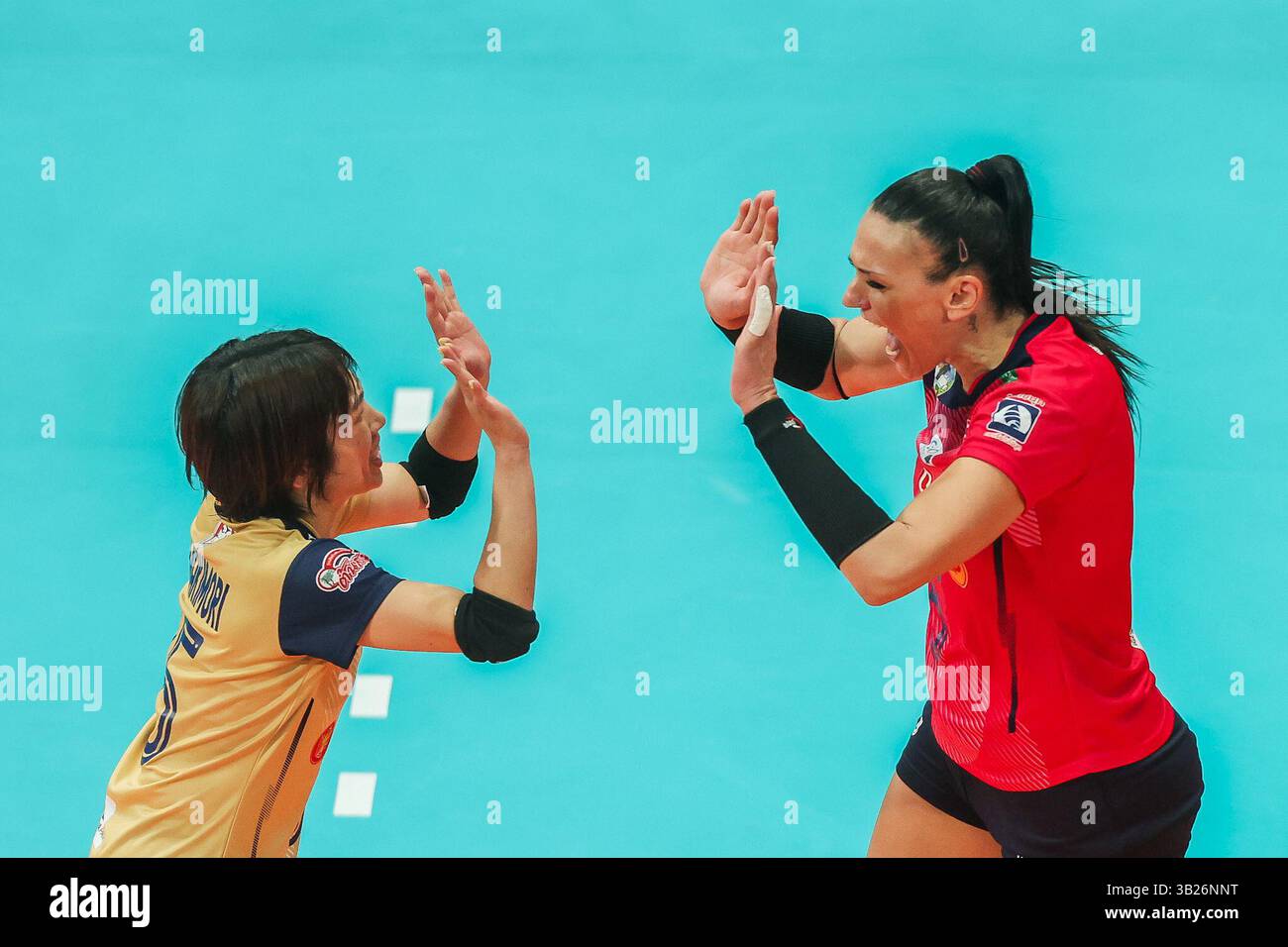 Pasig City, Philippines. 27th Apr, 2025. Evangelia Chantava (R) and ...