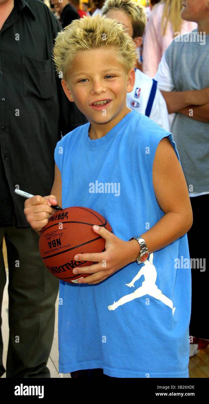 Like mike 2002 premiere mann village theatre hi-res stock photography ...