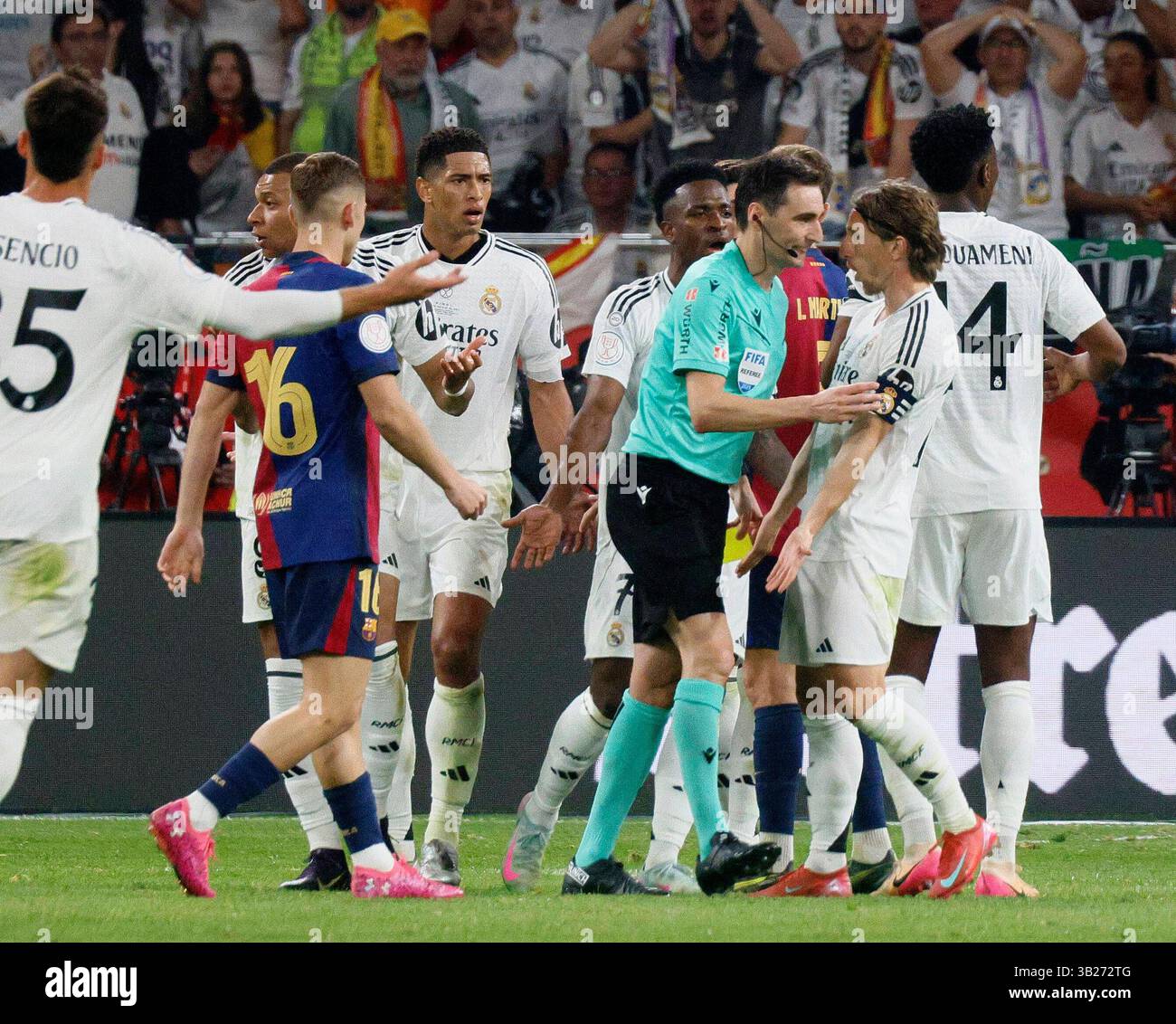 Spanish King Cup (Copa del Rey) final soccer match FC Barcelona vs Real ...