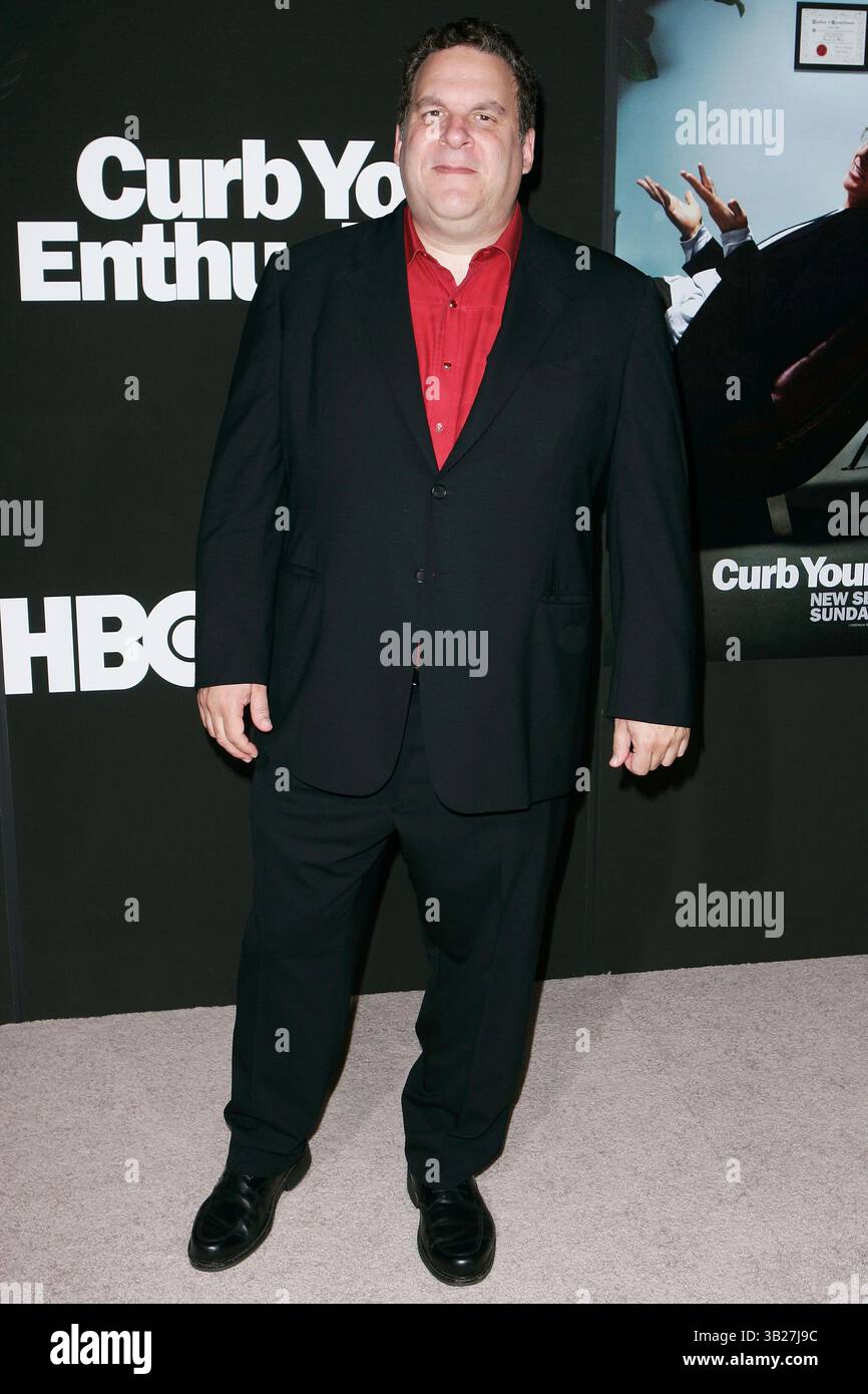 Sep 15, 2009 - Hollywood, California, USA - Actress JEFF GARLIN arrives ...