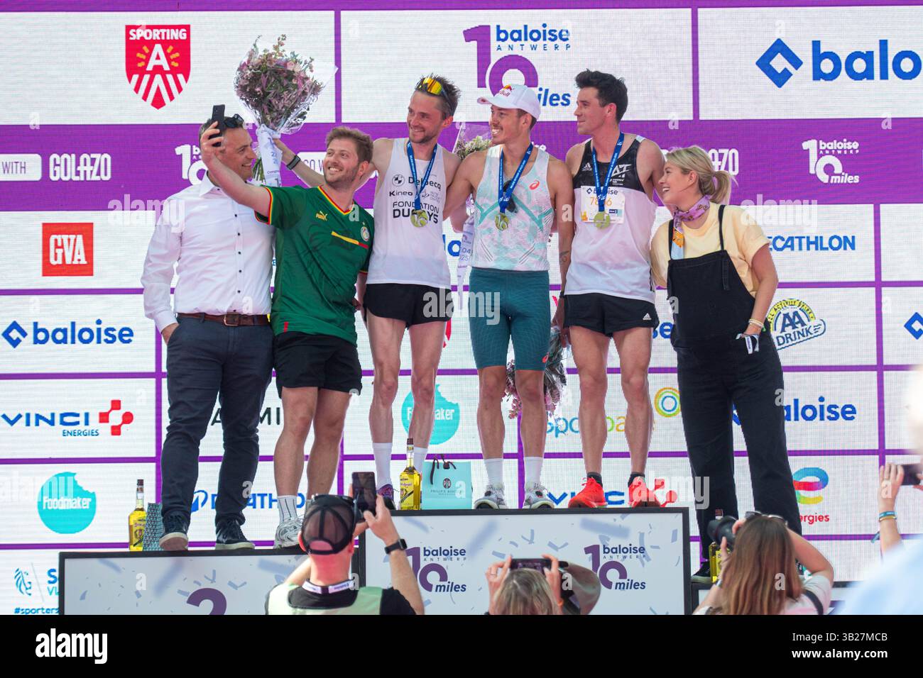 New Zealander Hayden Wilde (3R), Belgian Amaury Paquet (3L) and Belgian ...