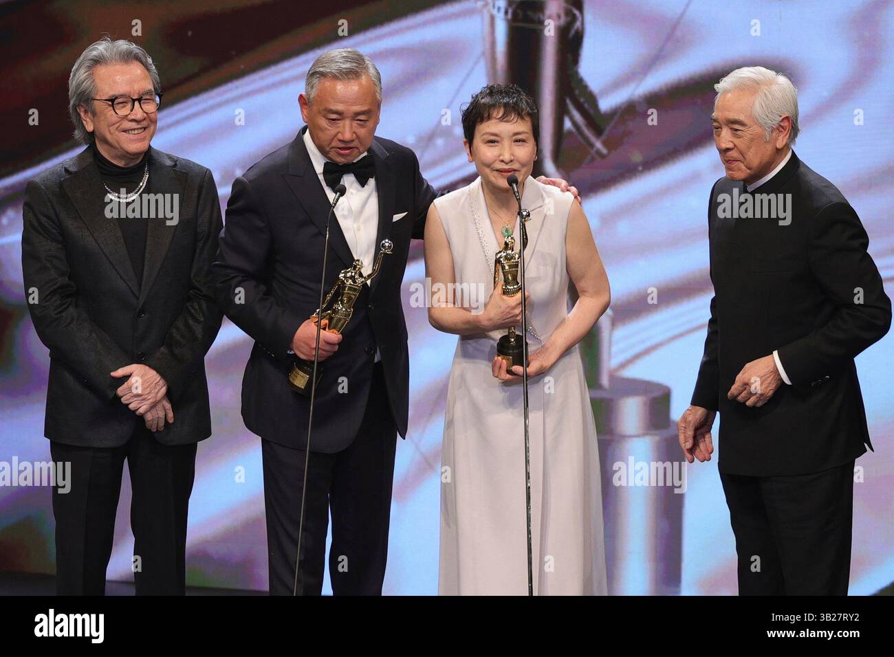 David Chiang,left and Paul Chun Pui, right presents the Professional ...