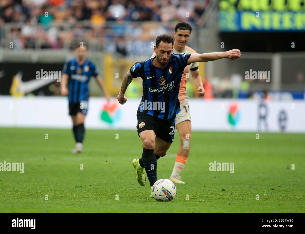 Turin, Italy. 27th Apr, 2025. Hakan Calhanoglu of Inter FC during the ...