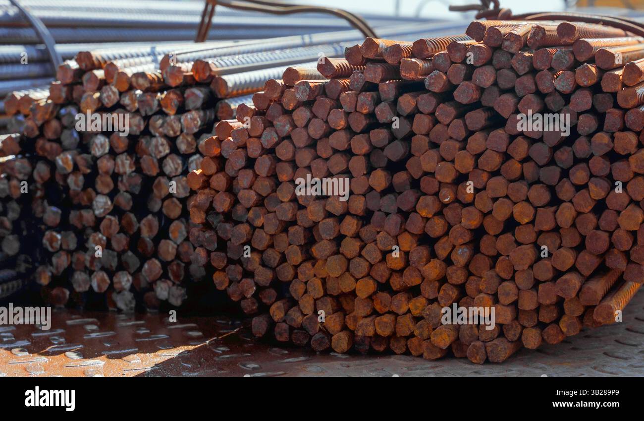 Rusty ends of steel reinforcement. Building structures Stock Photo - Alamy