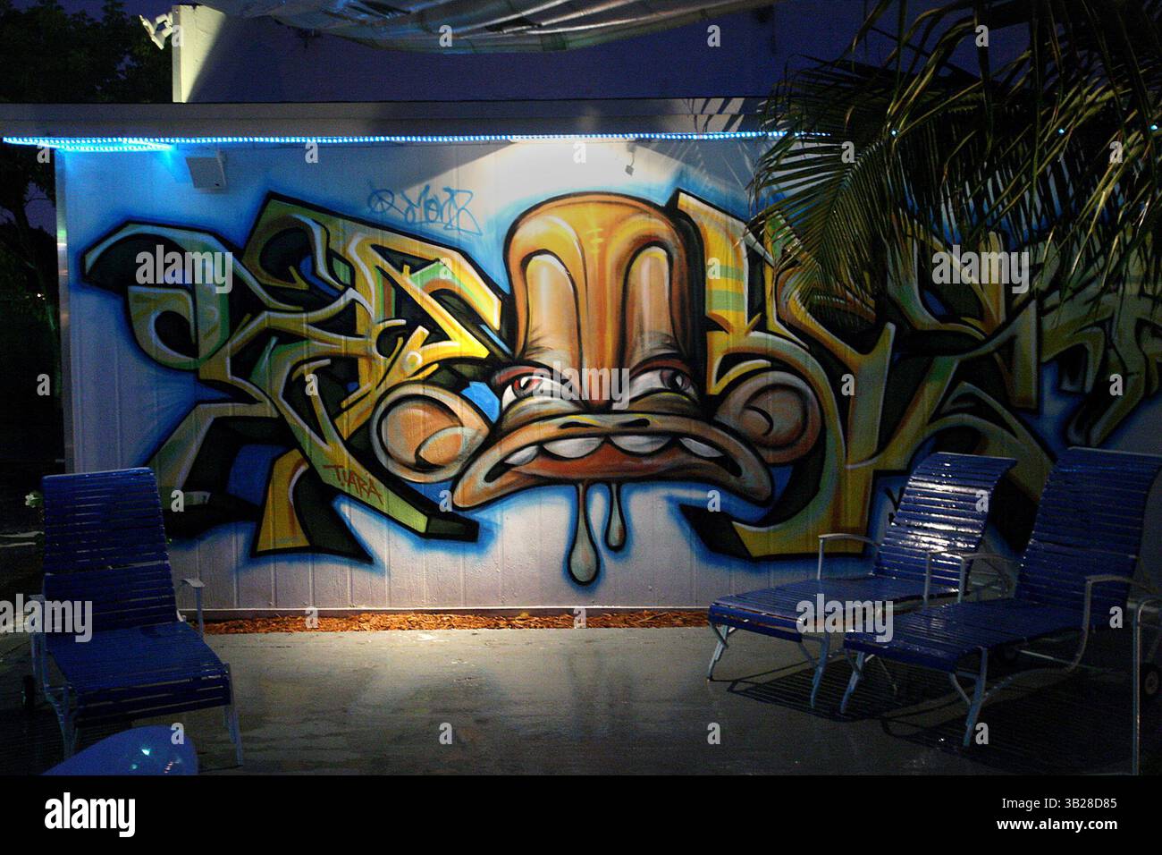 090109 met bar Photo by Damon Higgins/The Palm Beach Post ..0066612A ...