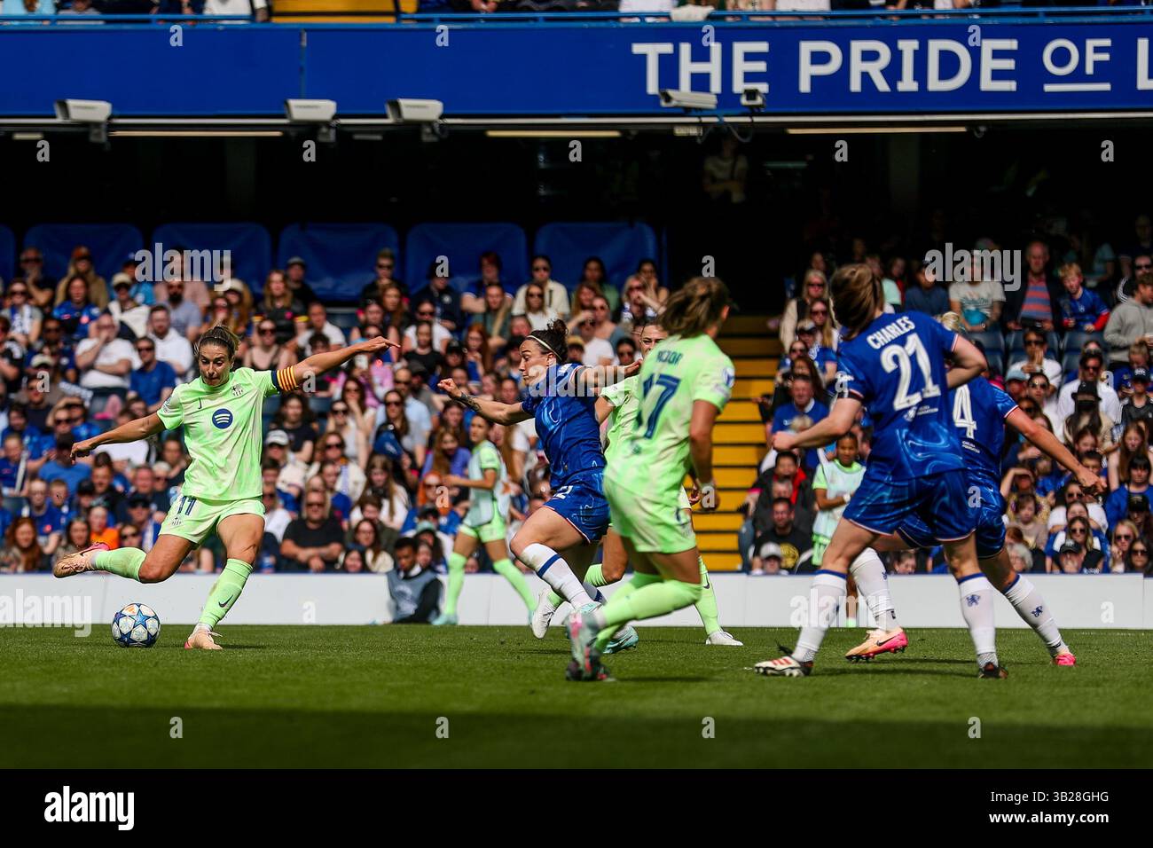 Alexia Putellas of Barcelona Femeni shoots during the UEFA Women's ...