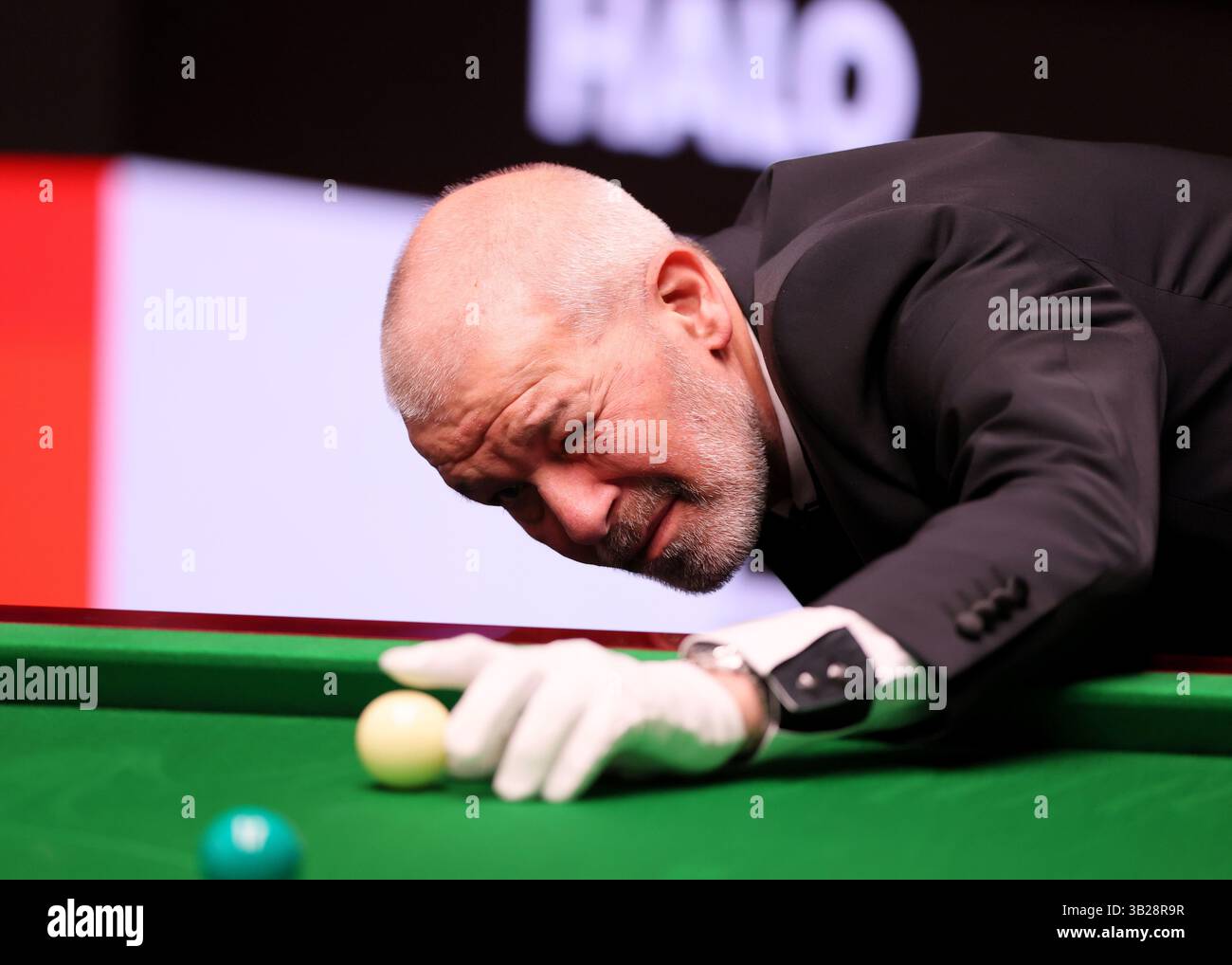 Referee Jan Verhaas during day nine of the Halo World Snooker ...