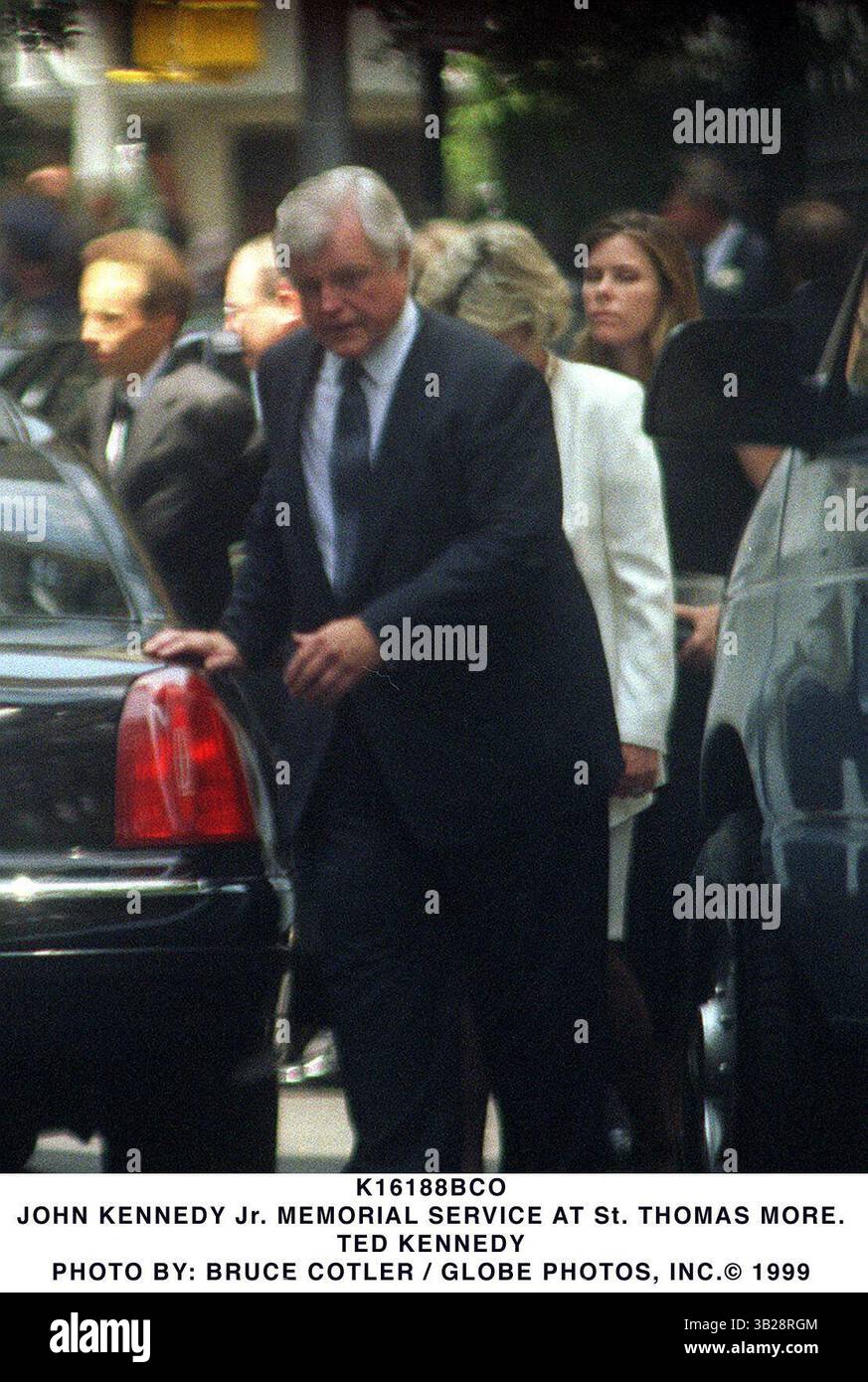 K16188BCO.JOHN KENNEDY Jr. MEMORIAL SERVICE AT St. THOMAS MORE..TED ...
