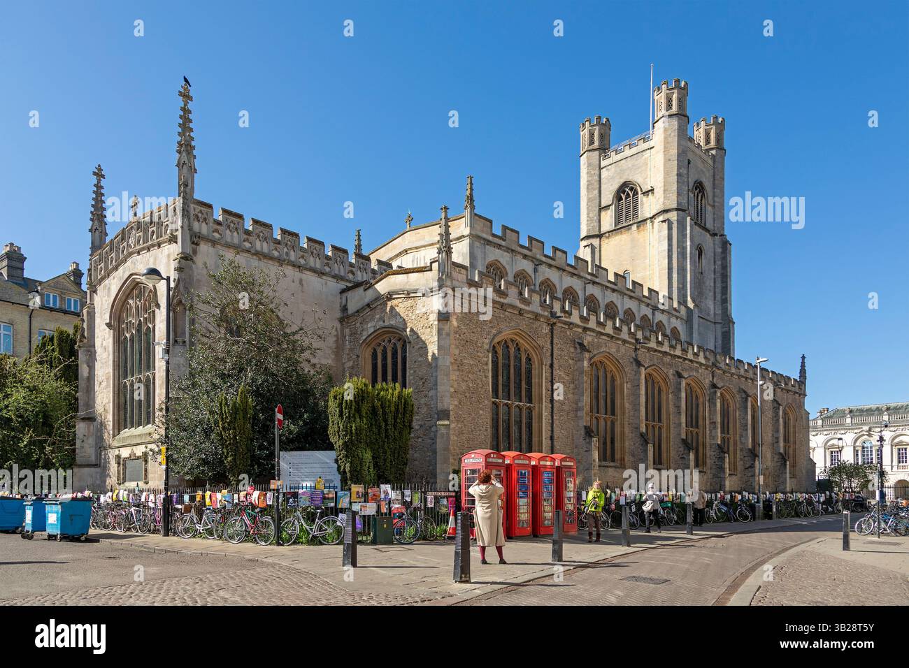 Great St Mary's church, red telephone booths, Cambridge, England, Great ...