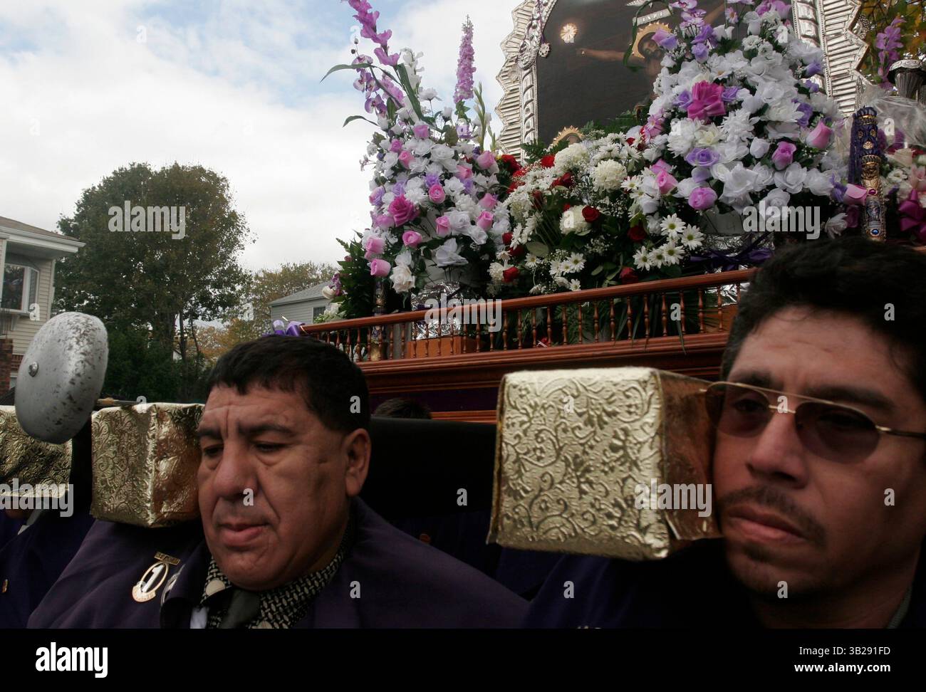 Oct 23, 2005 - Long Beach, New York, USA - Procession of Peruvian ...