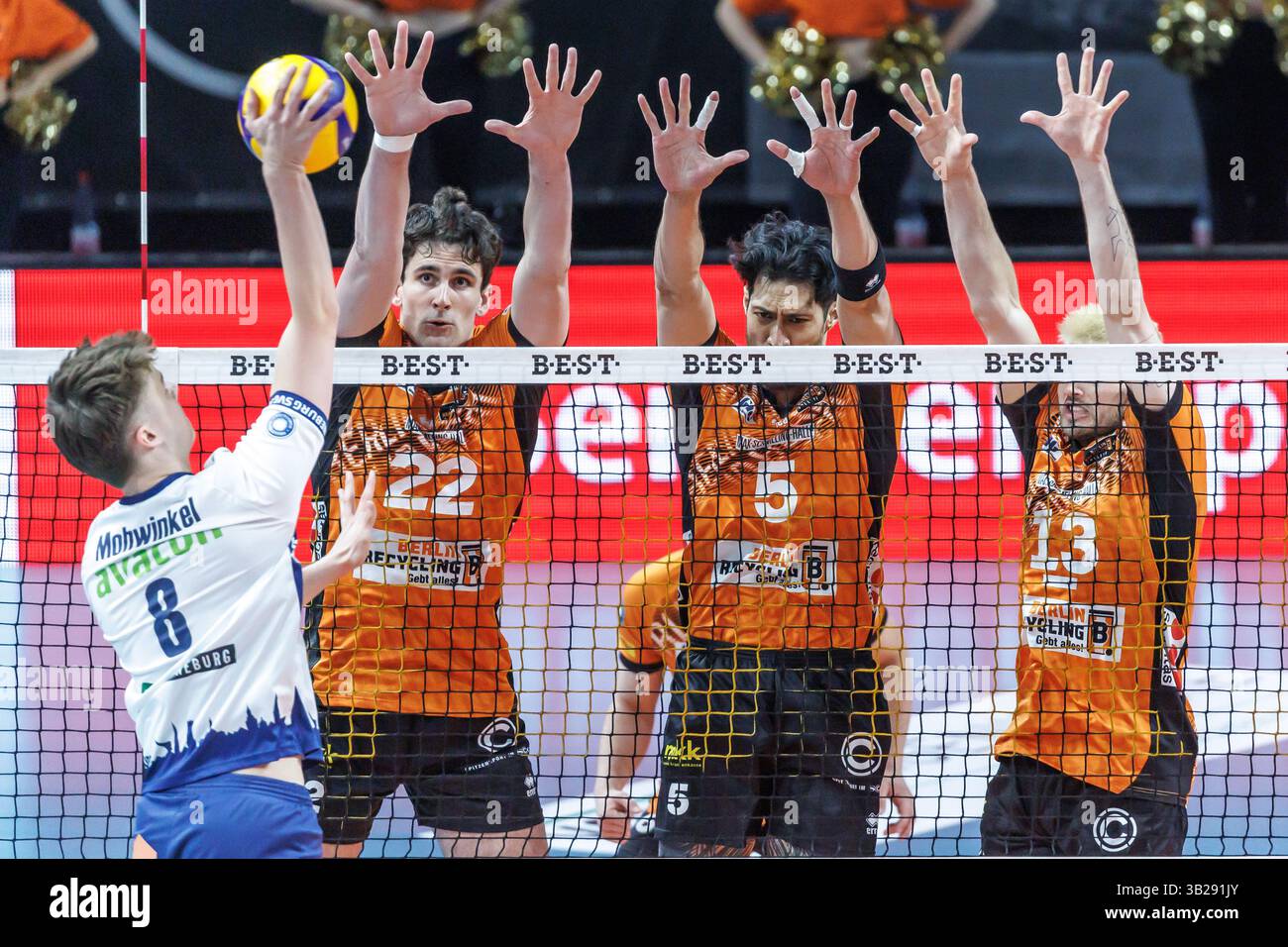 Berlin, Germany. 27th Apr, 2025. Volleyball, men: Bundesliga, Berlin ...
