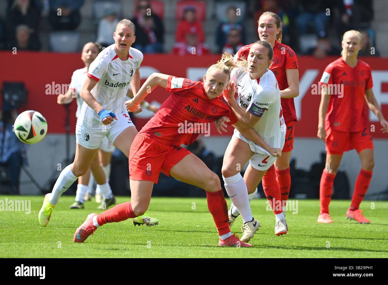 Munich, Deutschland. 27th Apr, 2025. Lea SCHUELLER (FCB), action, duels ...