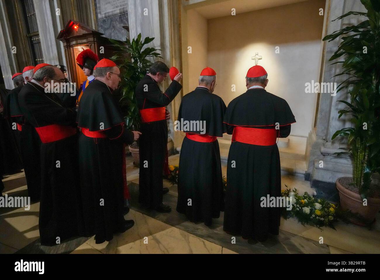 Cardinals visit the tomb of late Pope Francis inside St. Mary Major ...