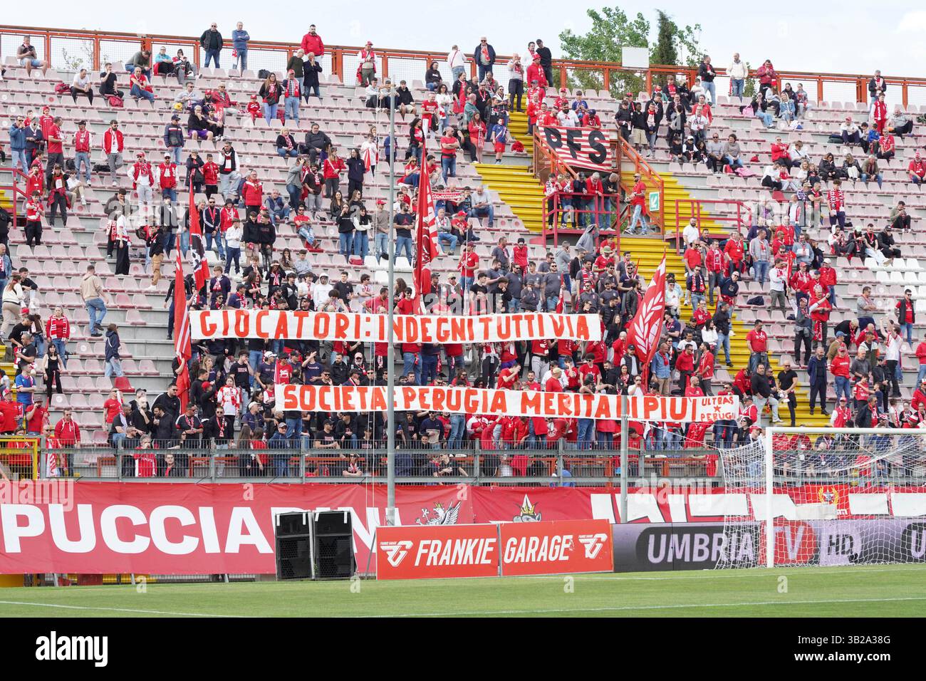 Perugia, Italy. 27th Apr, 2025. fan's pereugia calcio during Perugia vs ...