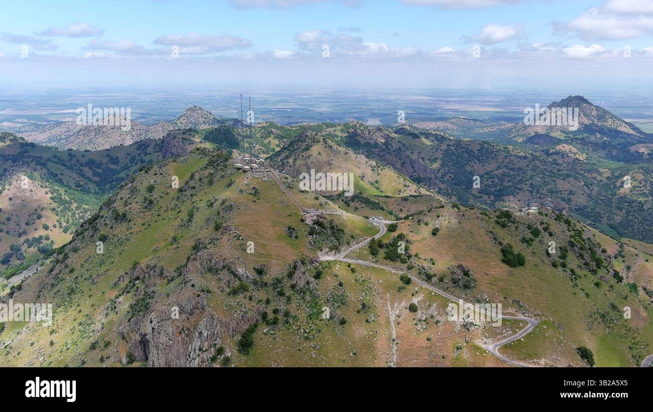 Aerial views of the Sutter Buttes the worlds smallest mountain range ...