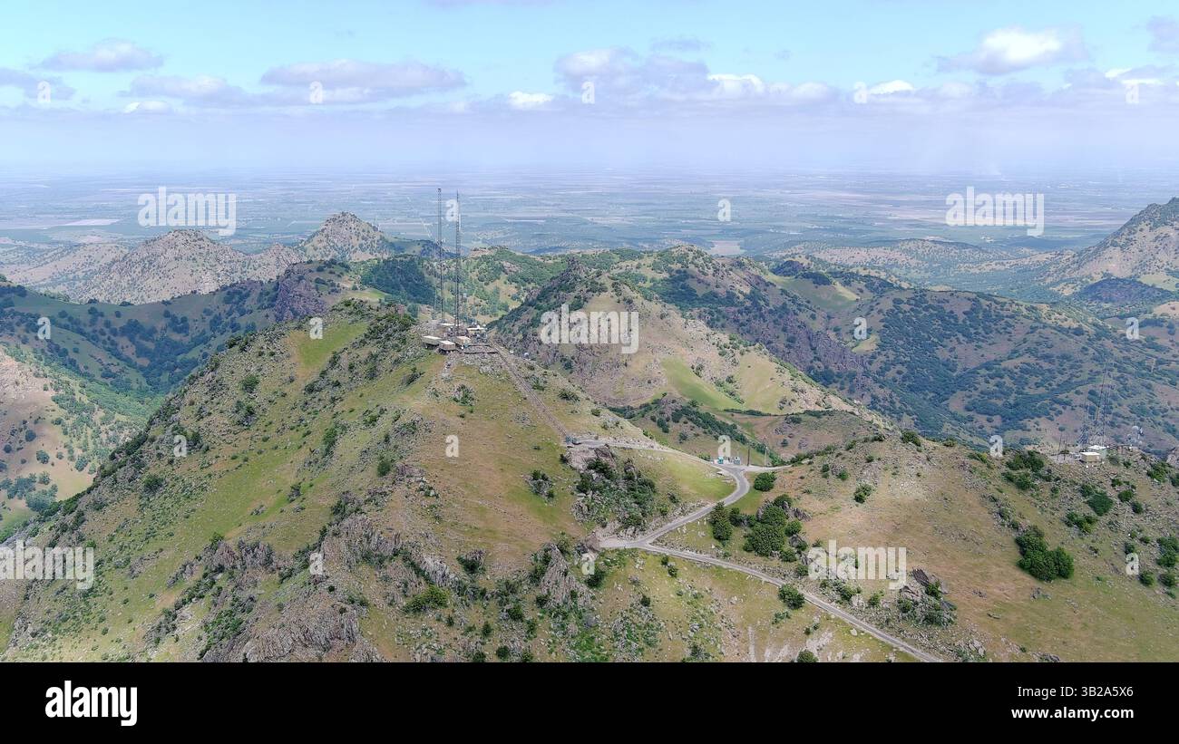 Aerial views of the Sutter Buttes the worlds smallest mountain range ...