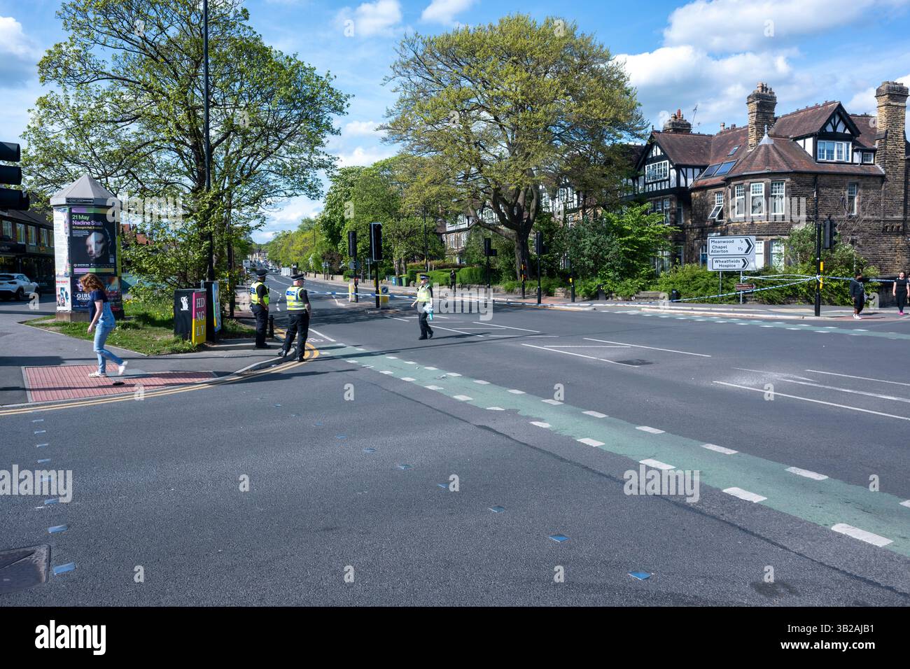 Aftermath of Leeds' terror alert, Headingly Leds 27 April 2025. Two ...