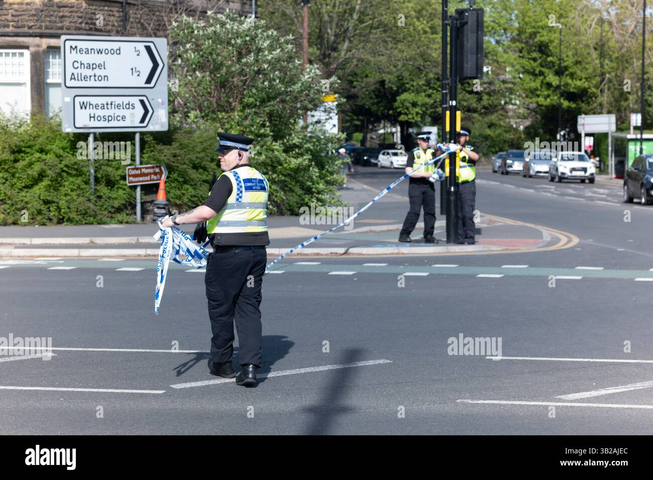 Aftermath of Leeds' terror alert, Headingly Leds 27 April 2025. Two ...