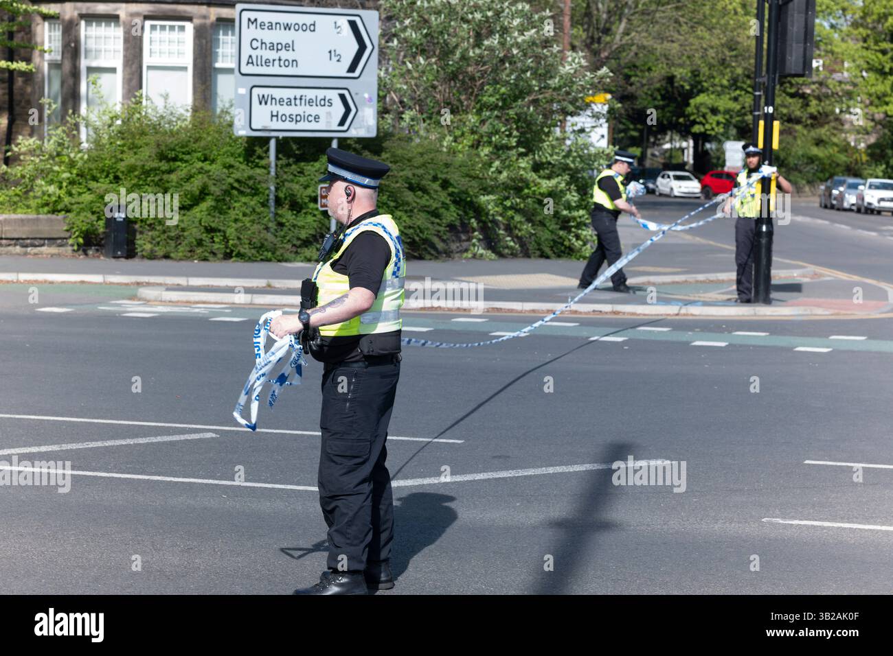 Aftermath of Leeds' terror alert, Headingly Leds 27 April 2025. Two ...