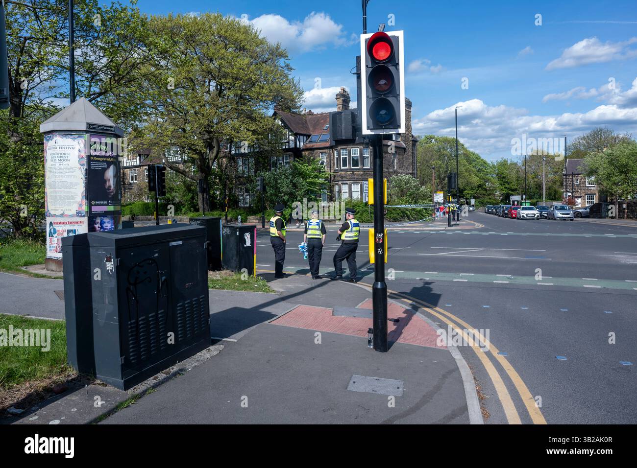 Aftermath of Leeds' terror alert, Headingly Leds 27 April 2025. Two ...