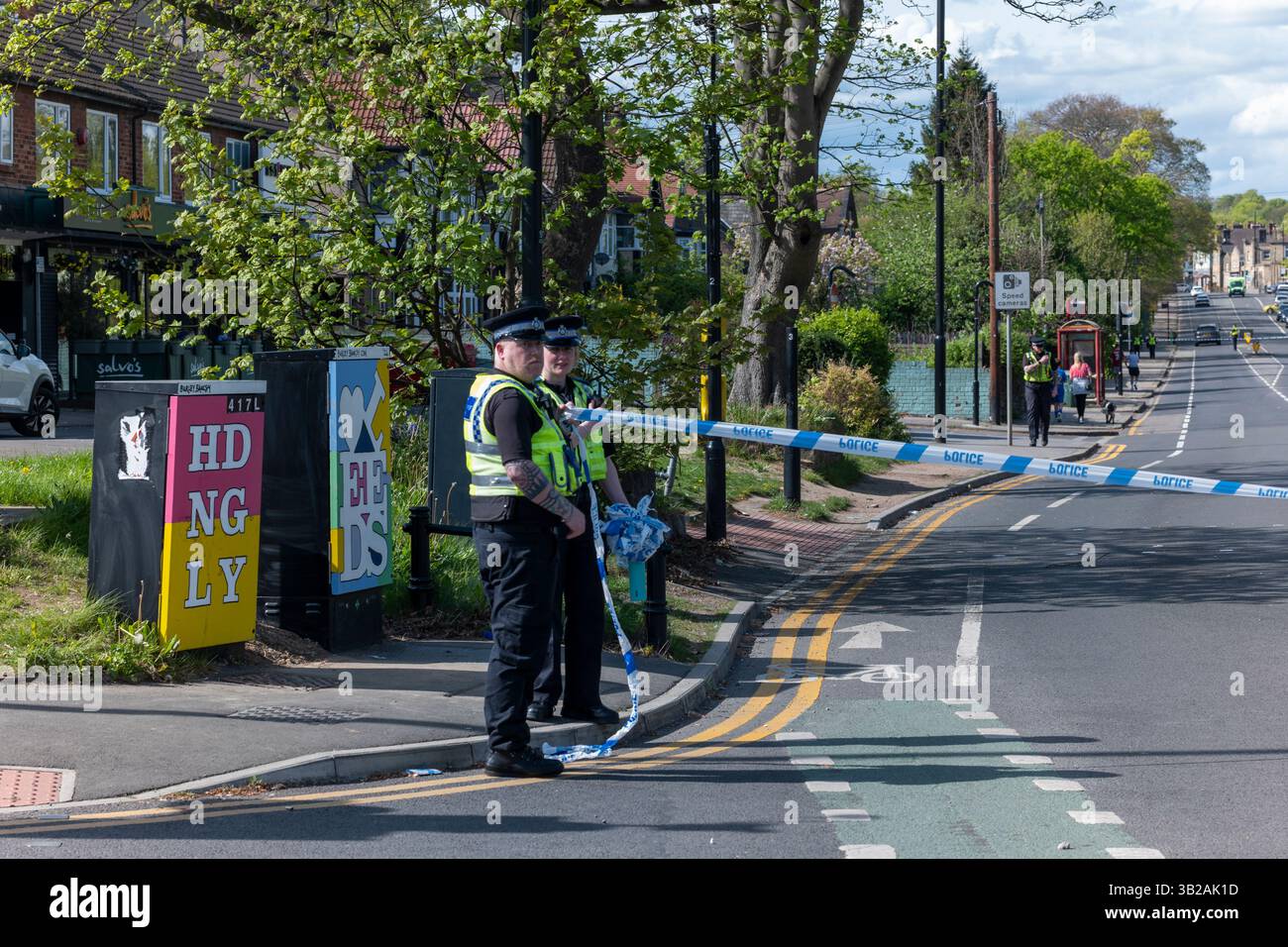 Aftermath of Leeds' terror alert, Headingly Leds 27 April 2025. Two ...