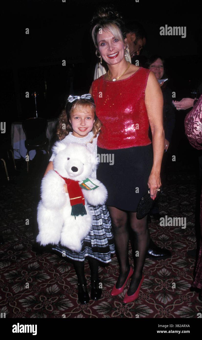 Hayden panettiere and leslie panettiere hi-res stock photography and ...