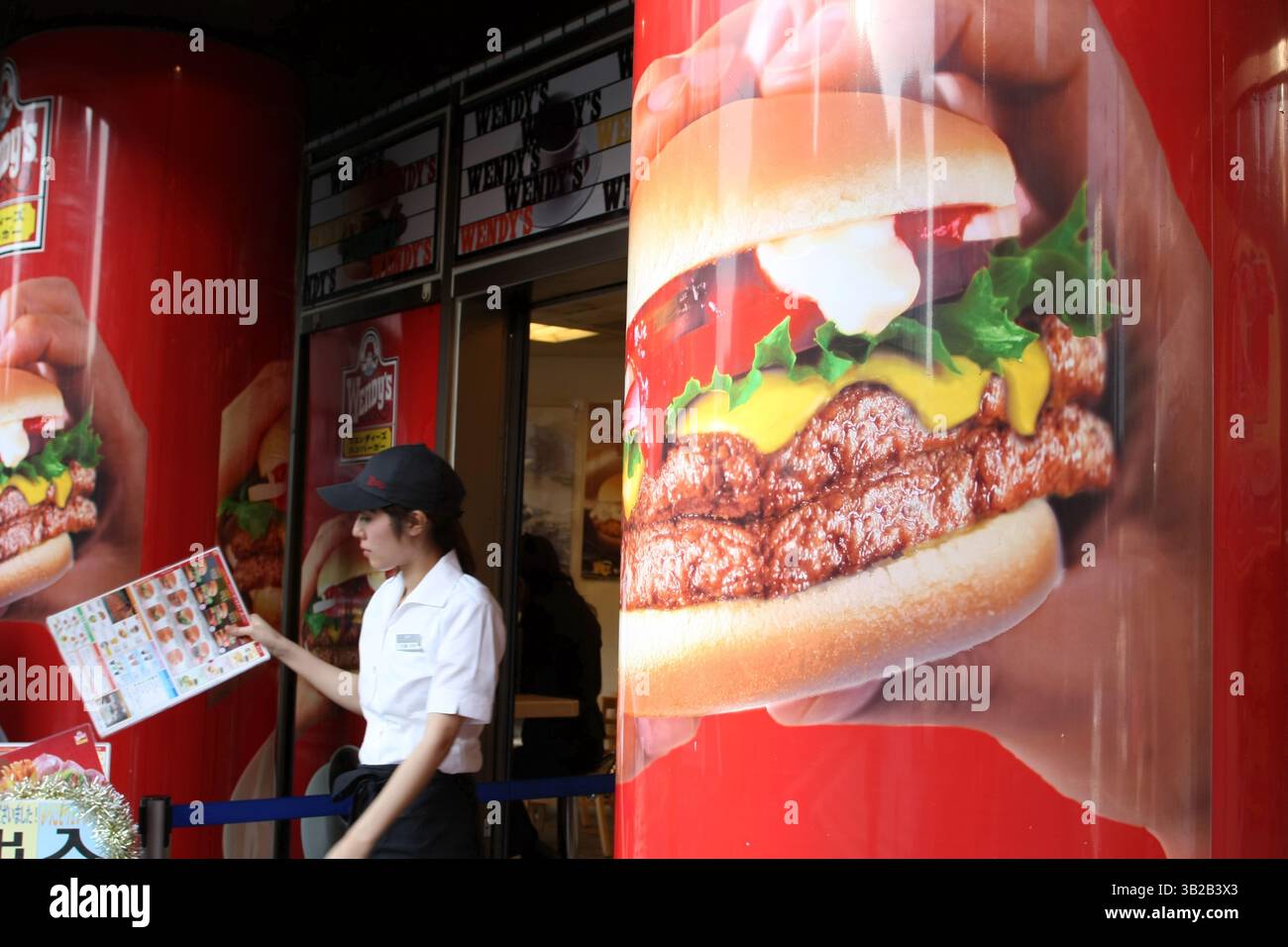 Dec 14, 2009 - Tokyo, Japan - Hamburger restaurant chain 'Wendy's' will ...