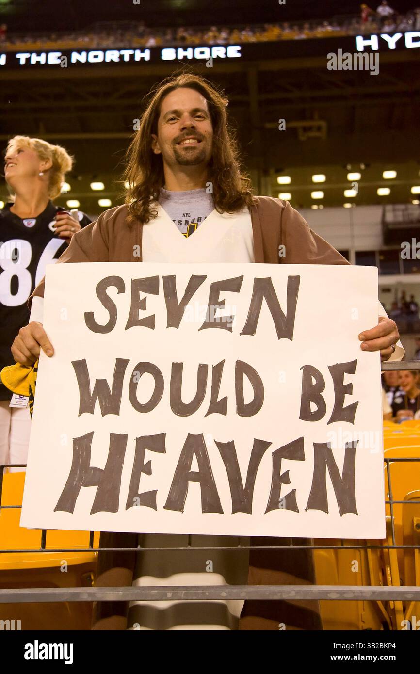 September 10, 2009: Pittsburgh Steelers fan, dressed as Jesus, with a ...