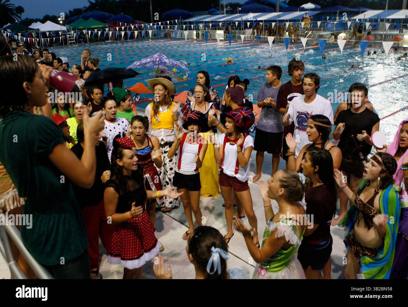 Kids swim team cheer hi-res stock photography and images - Alamy