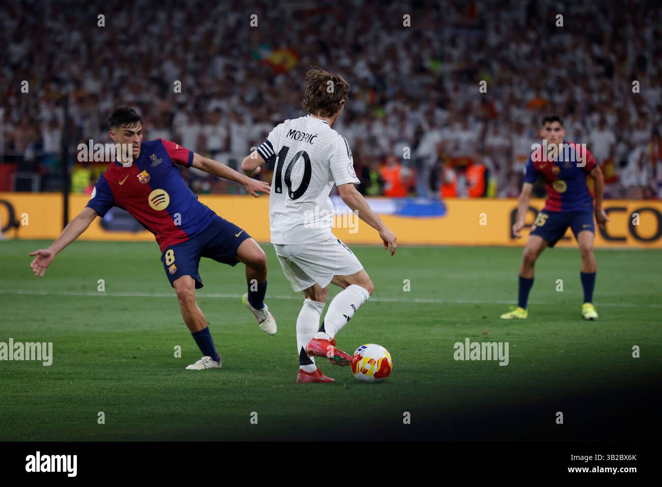 SEVILLE, SPAIN - APRIL 26, 2025: Luka Modric and Pedri Gonzalez during ...