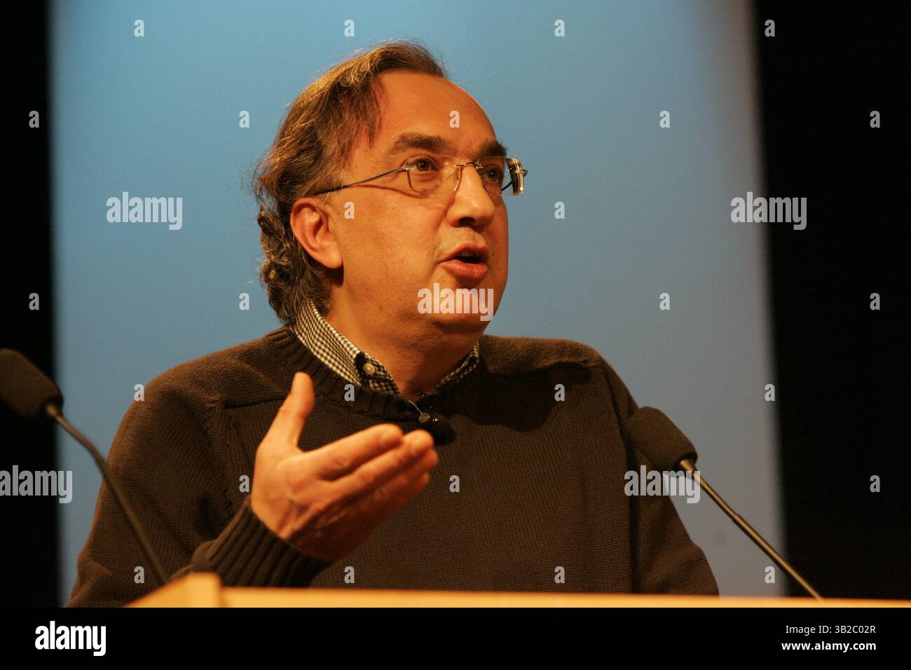 Dundee press conference hi-res stock photography and images - Alamy