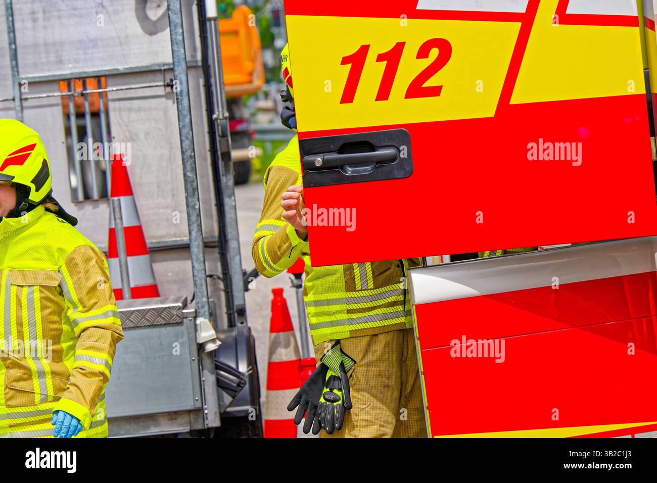 Achtung. Einsatz der Feuerwehr. Siegsdorf Bayern Deutschland ...