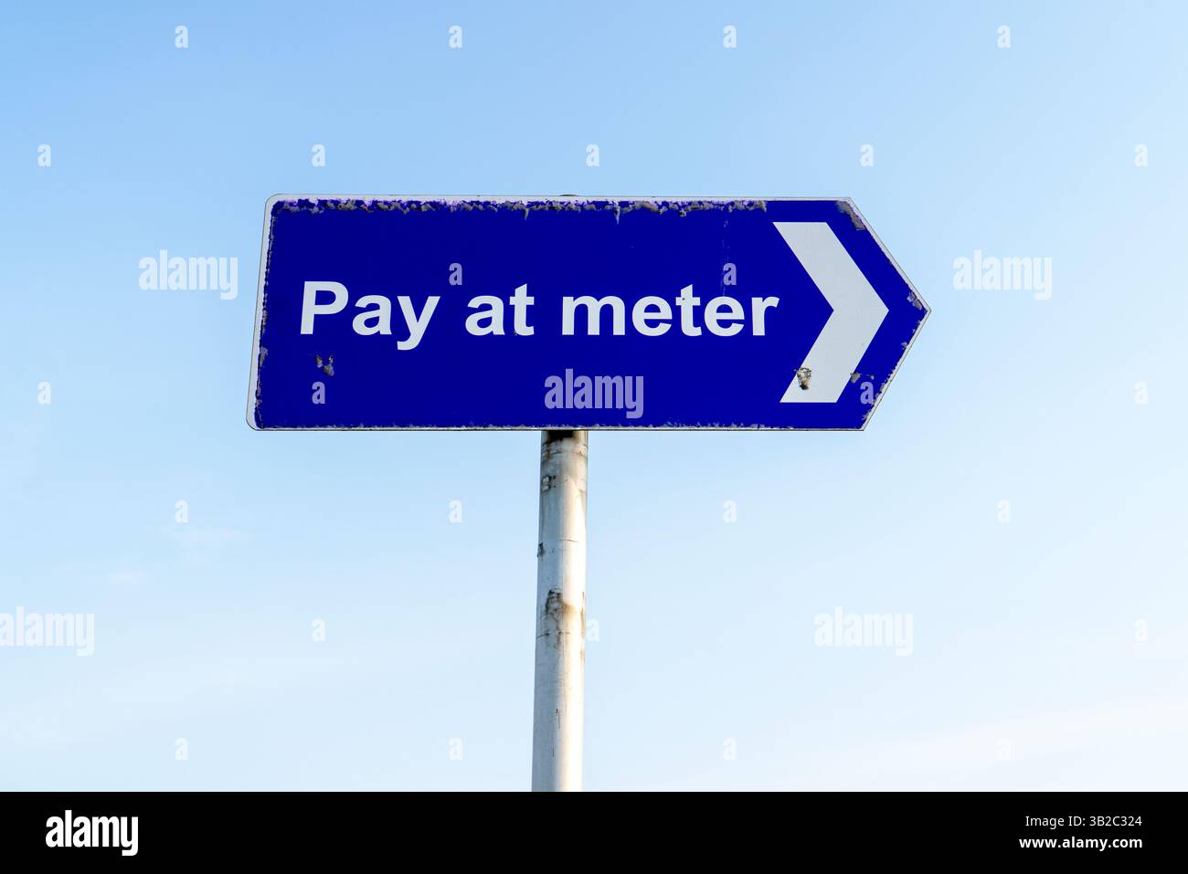 Pay at meter car parking sign Stock Photo - Alamy