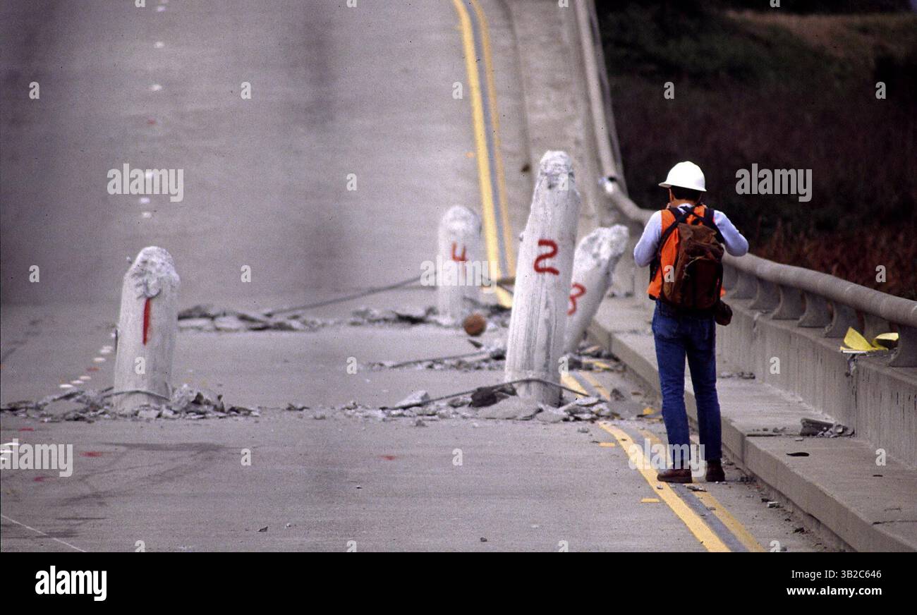 Collapsed highway 1989 hi-res stock photography and images - Alamy