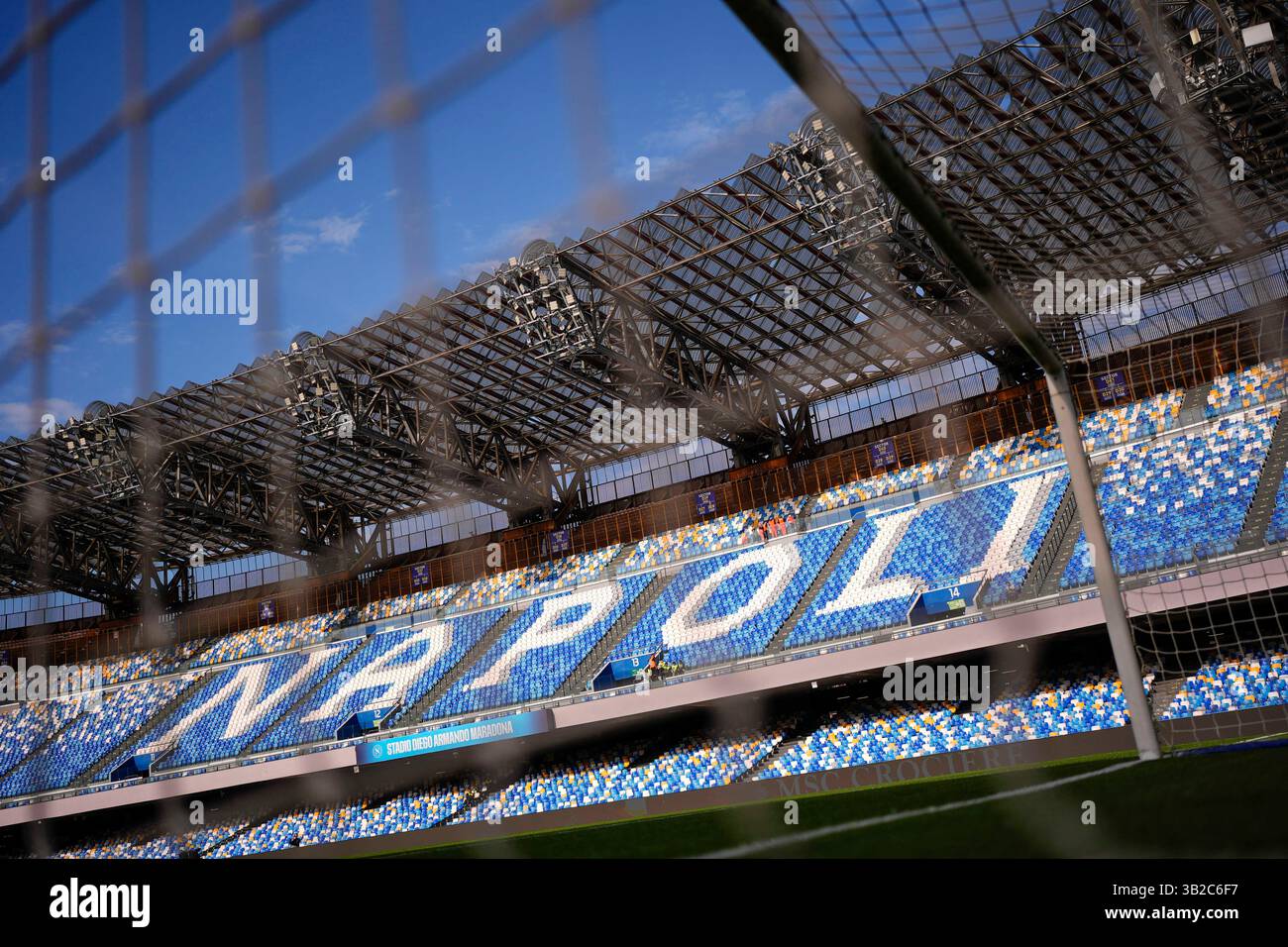 Napoli, Italia. 27th Apr, 2025. view of stadium before the Serie A ...