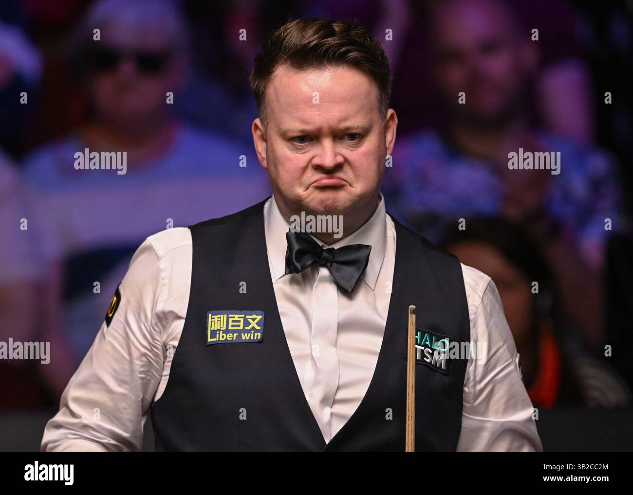 Sheffield, UK. 27th Apr, 2025. Shaun Murphy reacts during his Round 2 ...