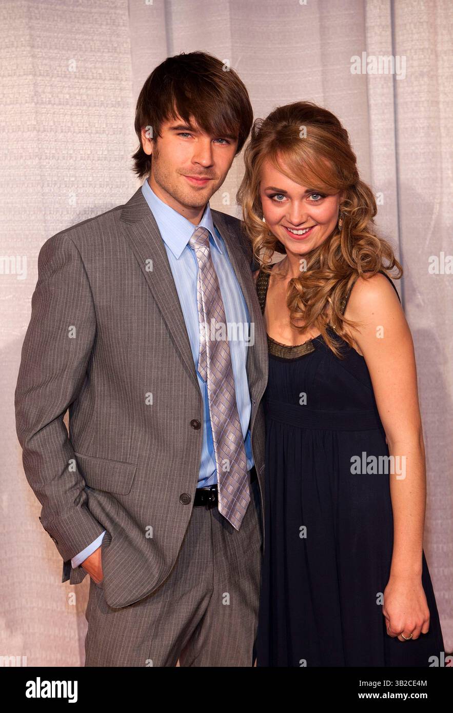 Nov 15, 2009 - Calgary, Alberta, Canada - 'Heartland' actors GRAHAM ...